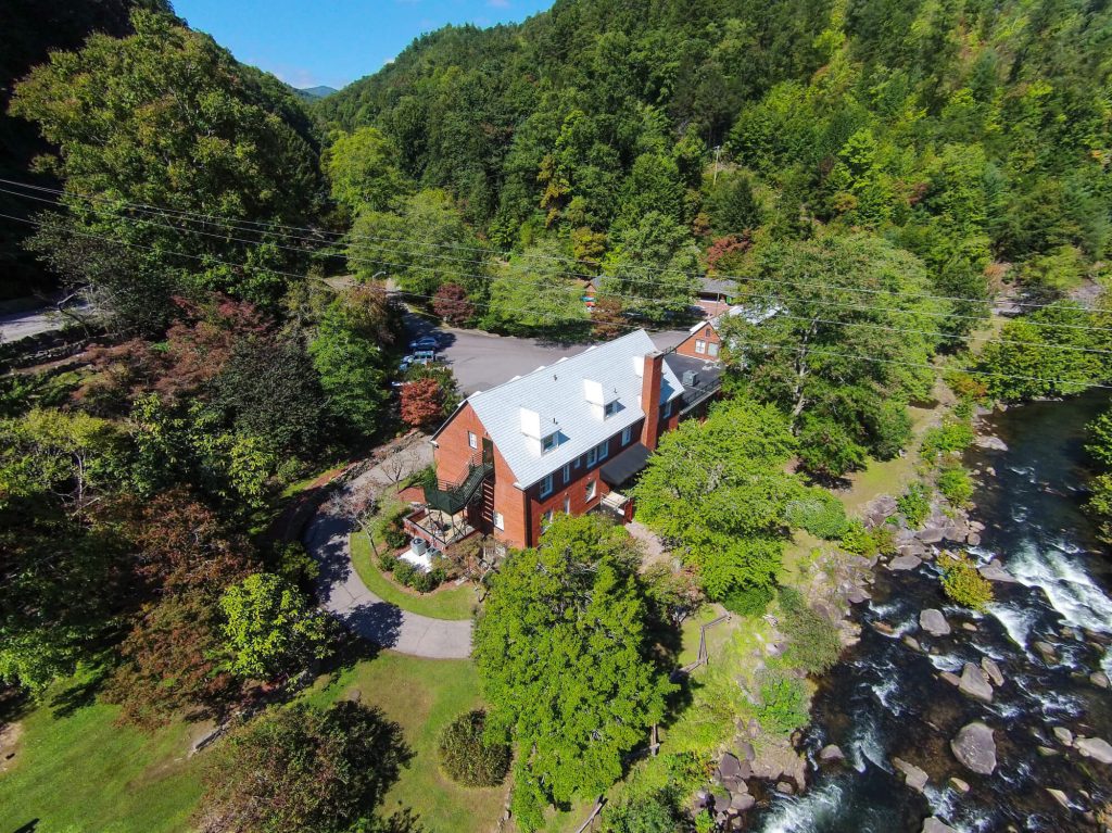 Tapoco Lodge & Two Waterfront Properties Auction | JP King