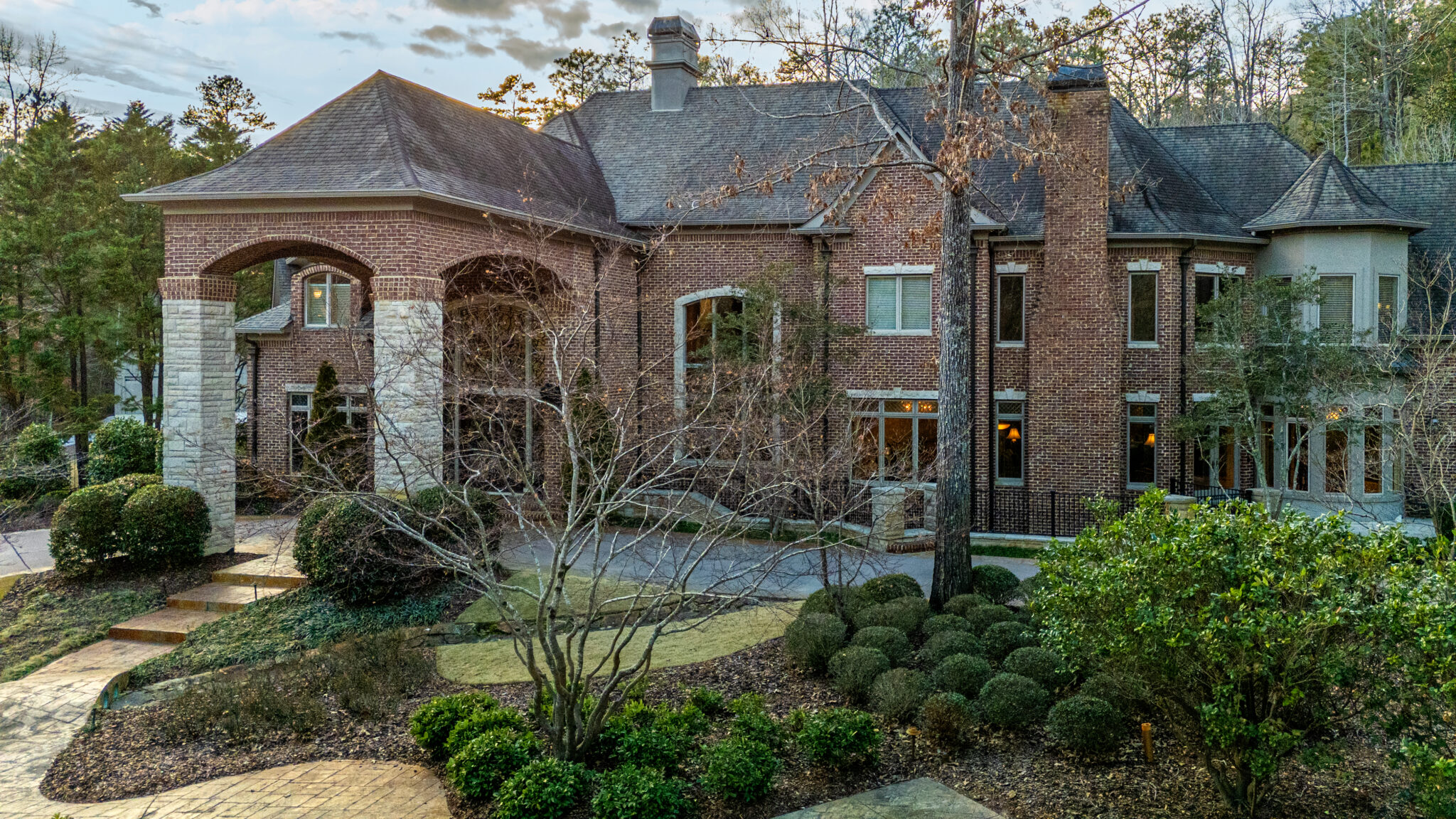 Leading Real Estate Auction Company | JP King